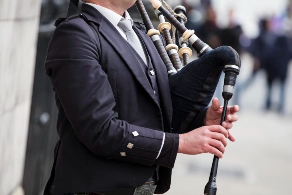 The Origins And Evolution Of The Bagpipe - Wayne Francis